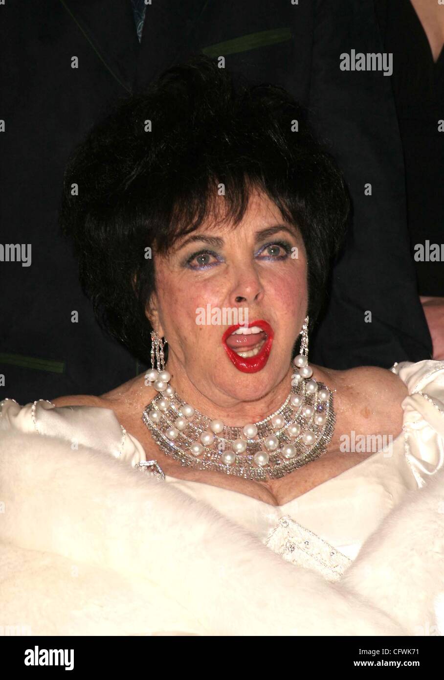 Elizabeth taylor diamond hi-res stock photography and images - Alamy