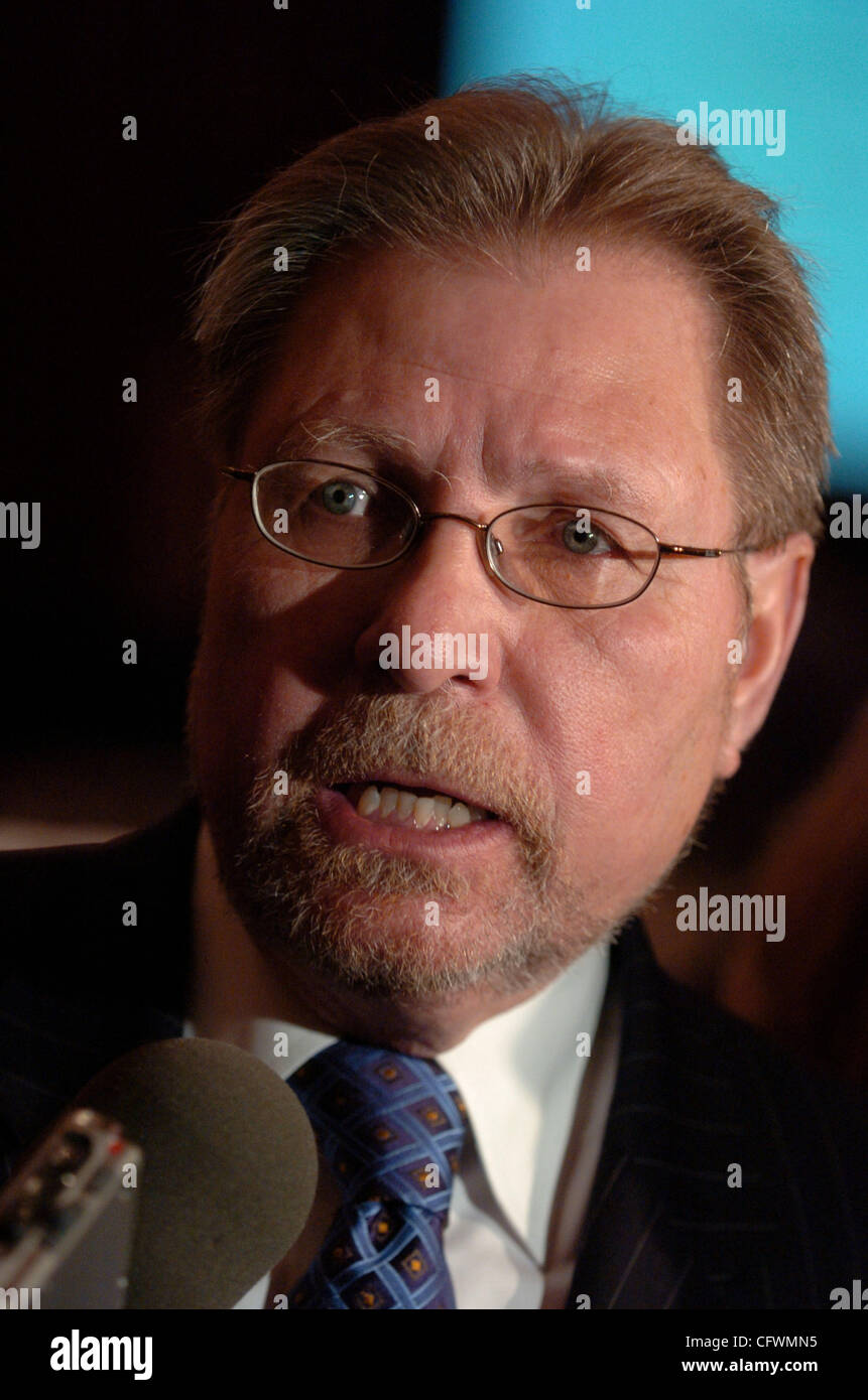 Kenneth raske president chief executive hi-res stock photography and ...