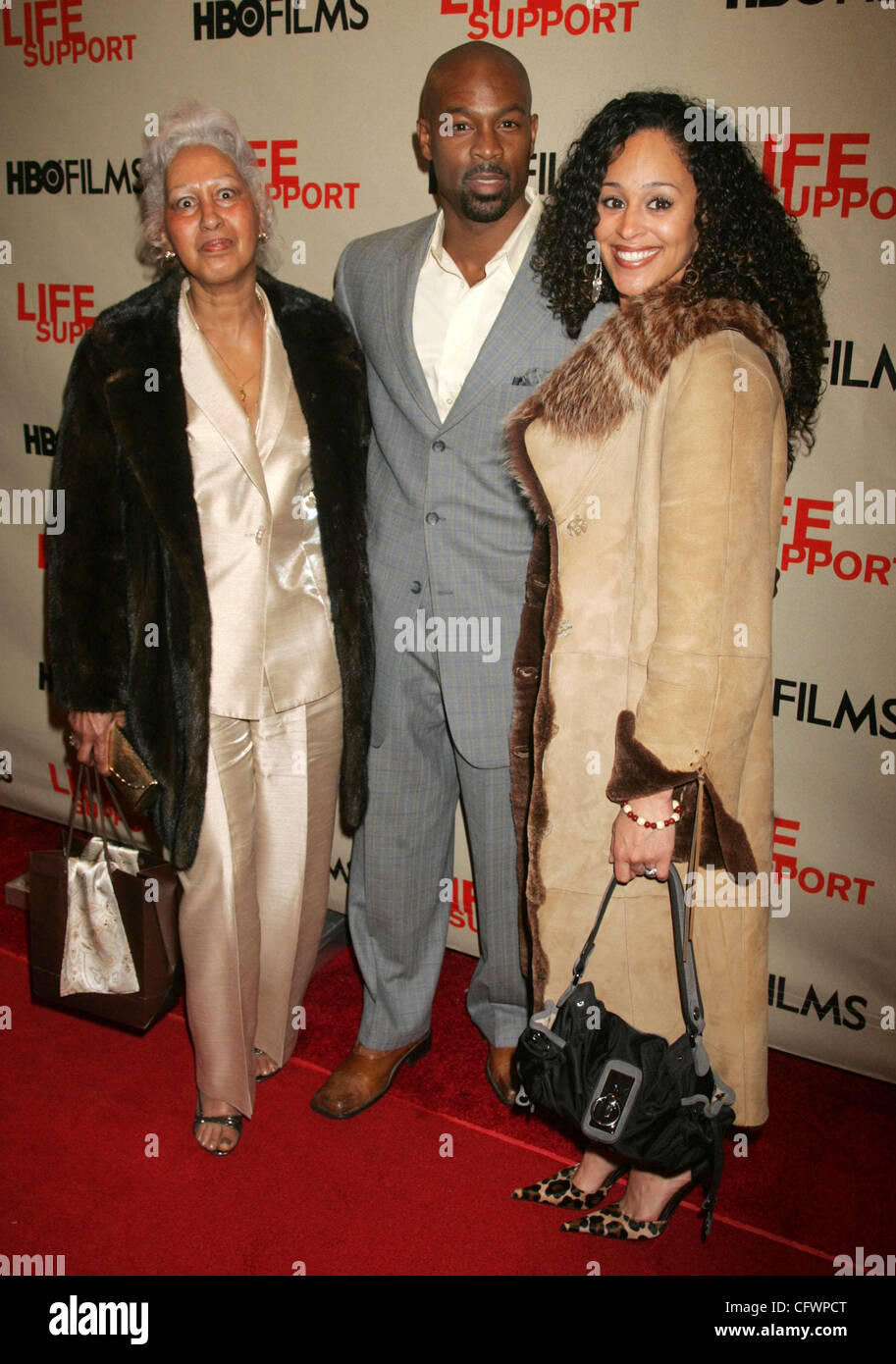 Darrin dewitt henson hi-res stock photography and images - Alamy