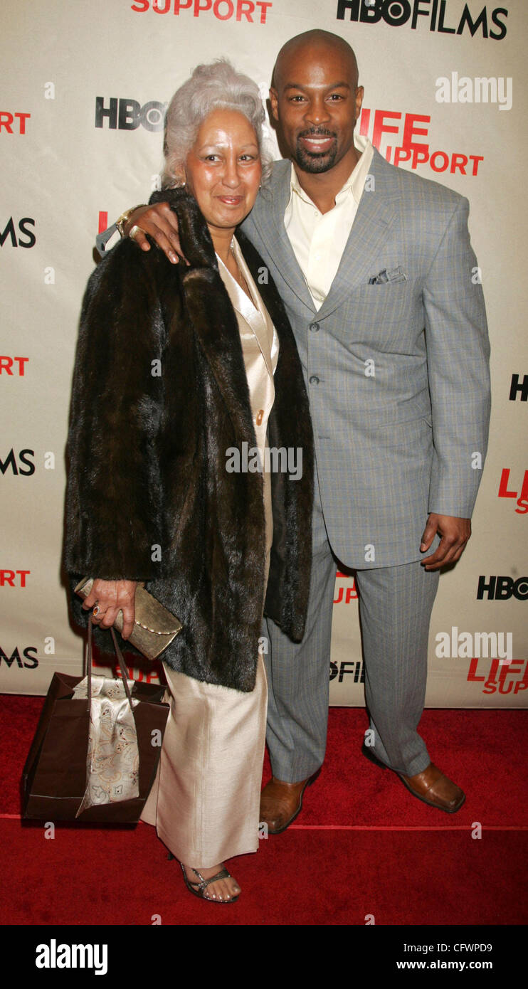 Darrin dewitt henson hi-res stock photography and images - Alamy