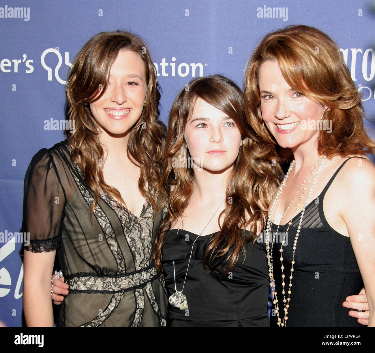 Mar 07, 2007 - Beverly Hills, CA, USA - LEA THOMPSON and daughters ...