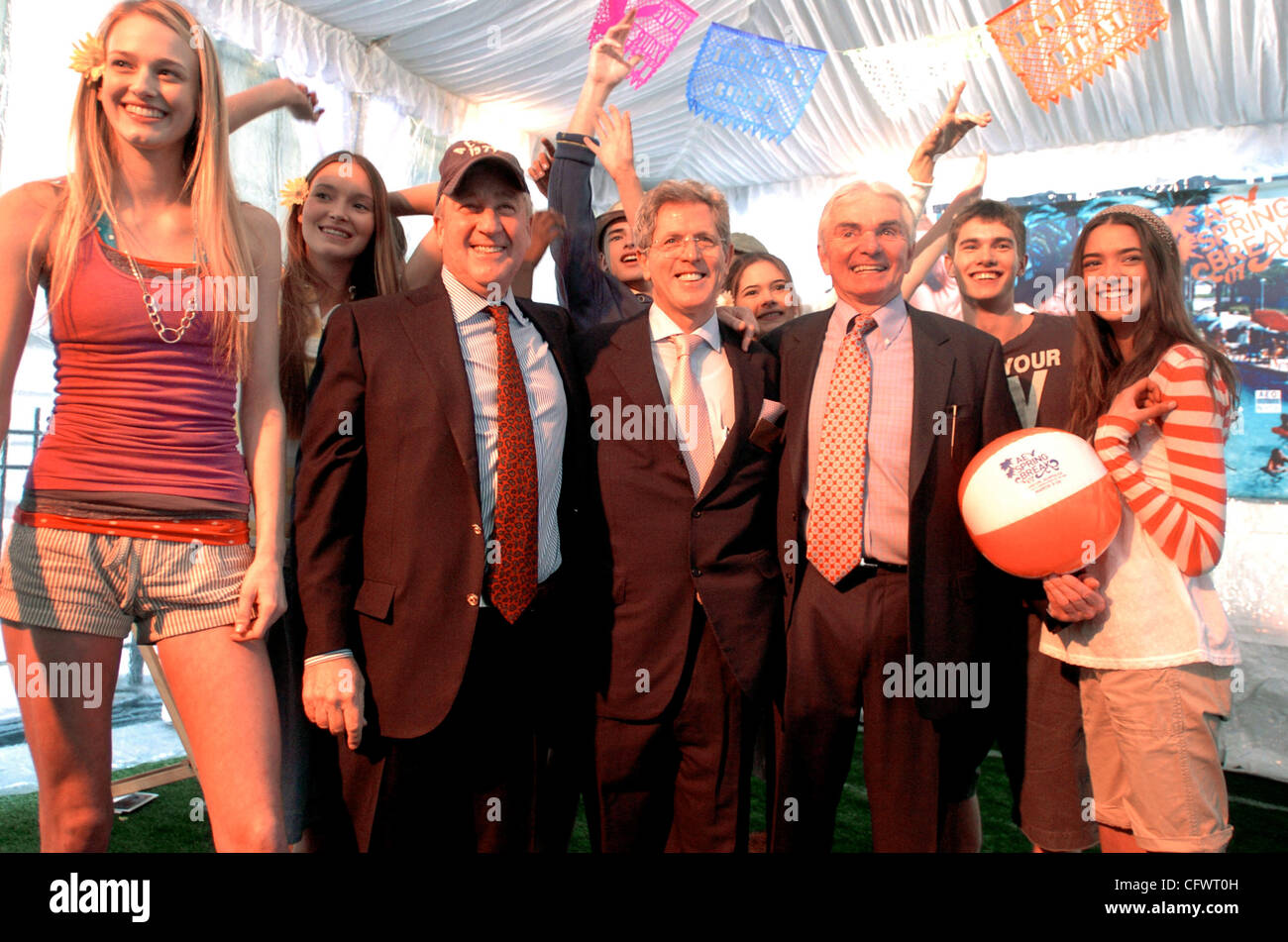 America Eagle Vice-Chairman Roger Markfield (L), Chairman Jay ...