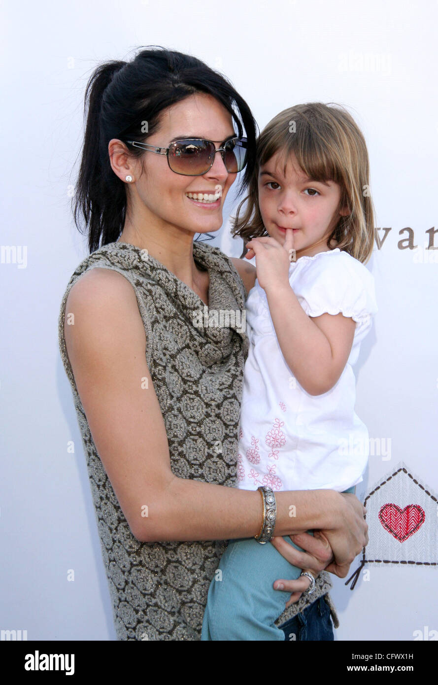 Mar 11, 2007 - Los Angeles, CA, USA - ANGIE HARMON and her daughter ...