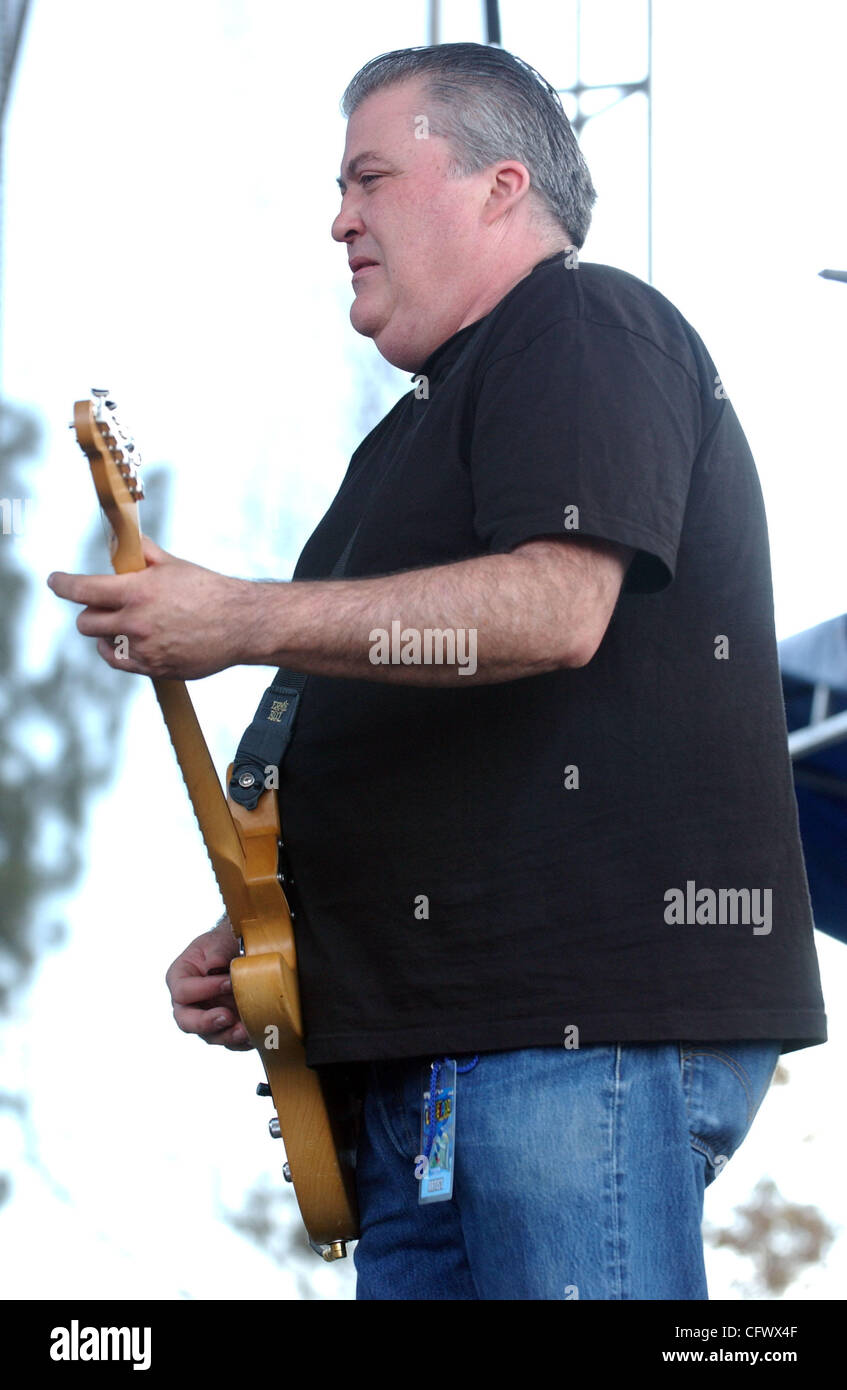 David hidalgo of los lobos hi-res stock photography and images - Alamy