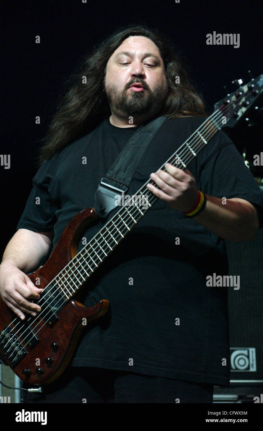 Mar. 11, 2007; Sunrise, FL., USA; Bass Guitarist DAVE SCHOOLS of the ...