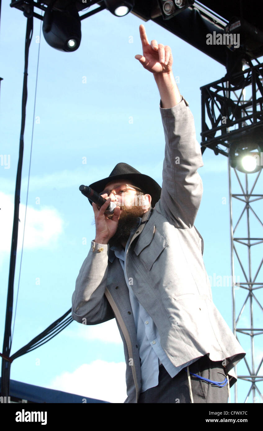 Mar. 11, 2007; Sunrise, FL., USA; Jewish Rap Artist MATISYAHU performs ...