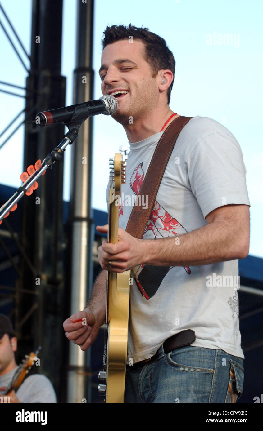 Mar. 11, 2007; Sunrise, FL., USA; Musicians O.A.R. OF A REVOLUTION ...