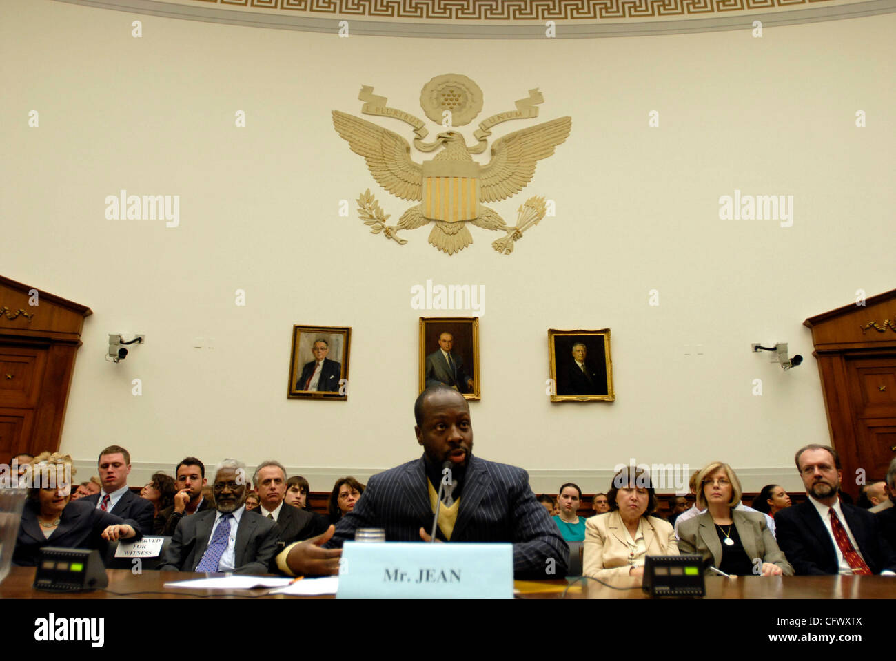 Aid efforts hi-res stock photography and images - Alamy