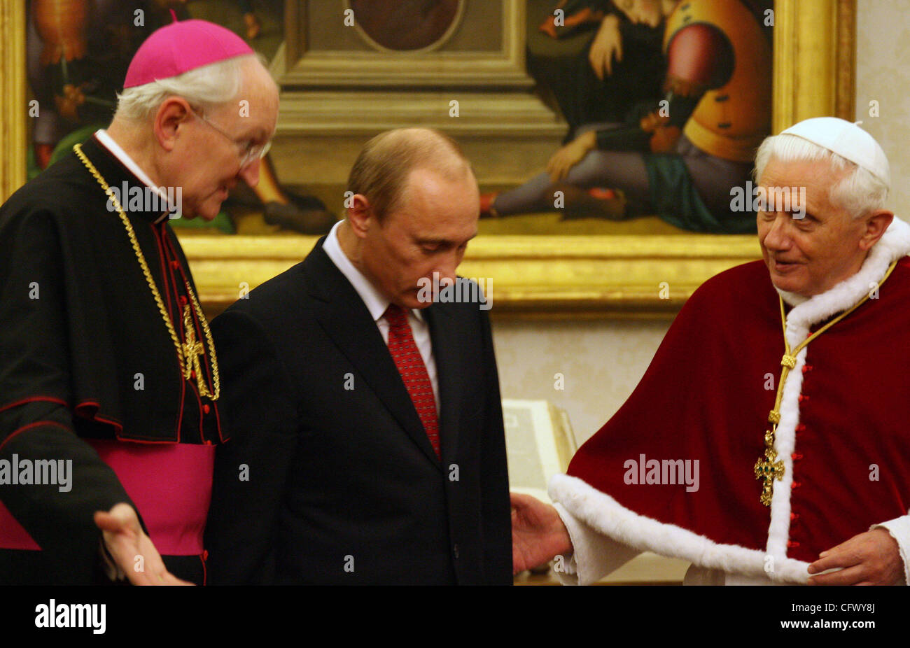 Vladimir putin pope benedict 16th hi-res stock photography and images ...