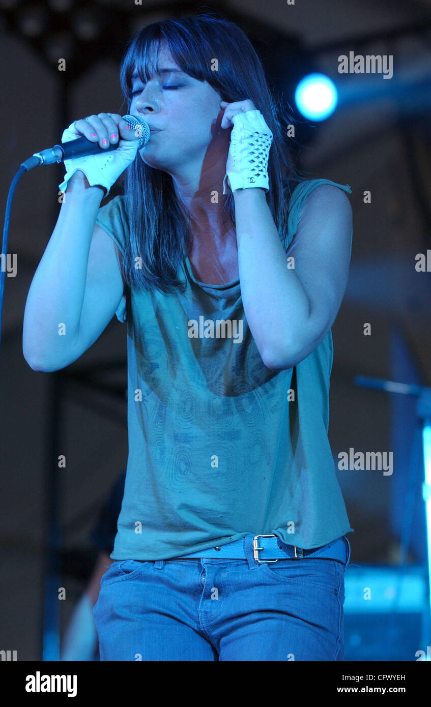 Cat power singer hi-res stock photography and images - Alamy