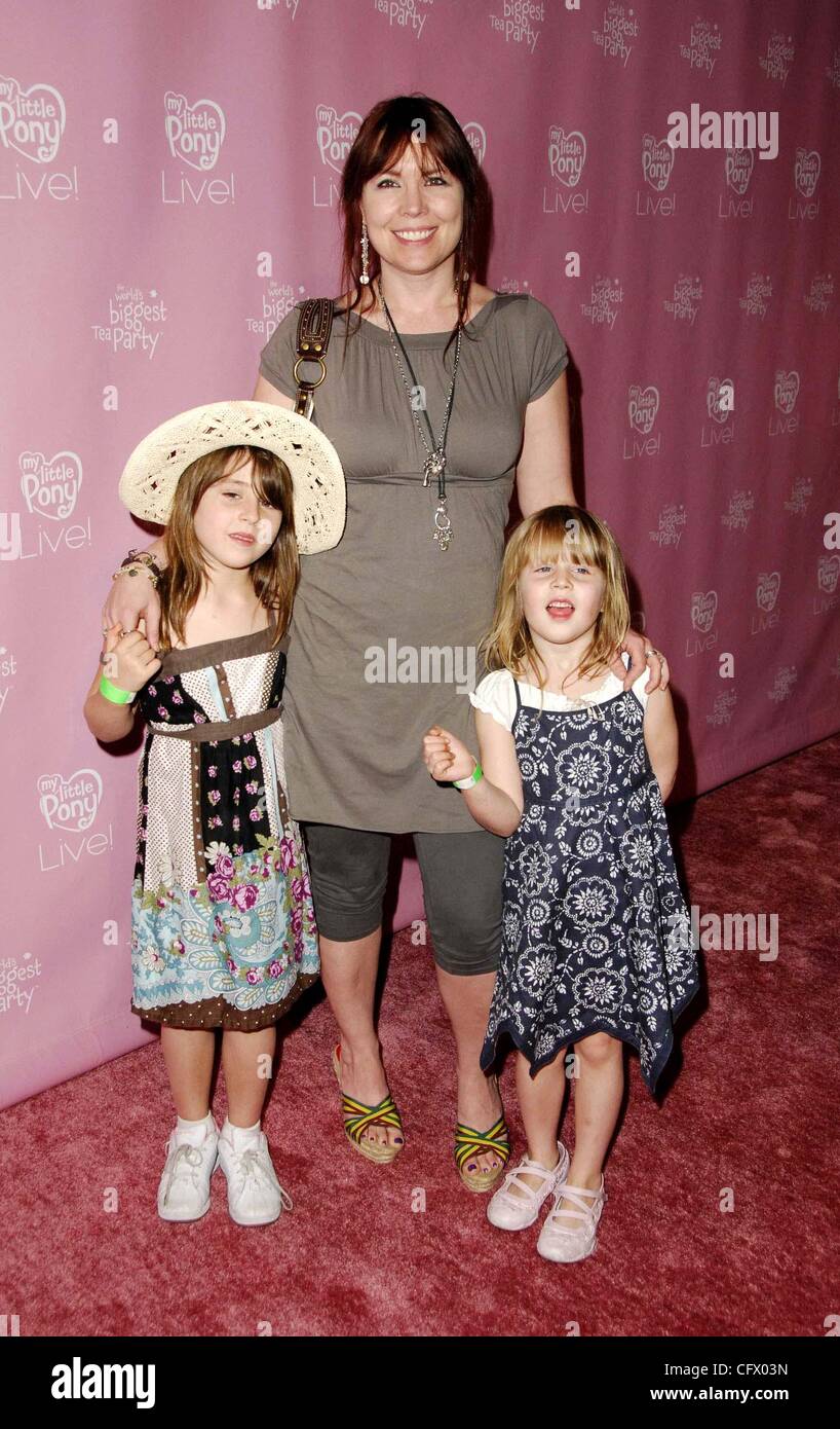 Mar. 15, 2007 - Hollywood, California, U.S. - K52178MGE.ANNIE DUKE AND ...