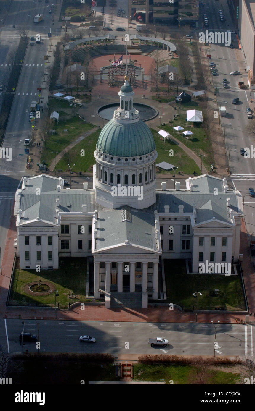 The Old Courthouse, site of the Dred Scott trial, in downtown St. Louis ...