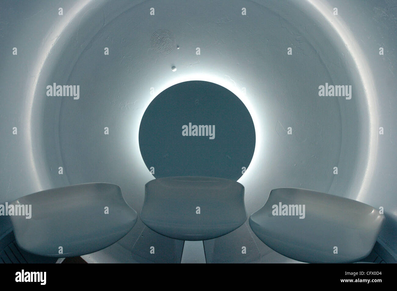 Gateway arch tram hi-res stock photography and images - Alamy