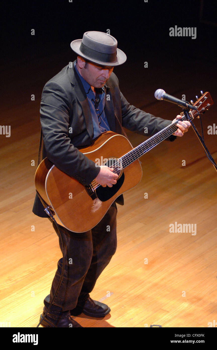 Mar 16, 2007 - Norfolk, VA, USA - Singer songwriter, folk singer GREG ...