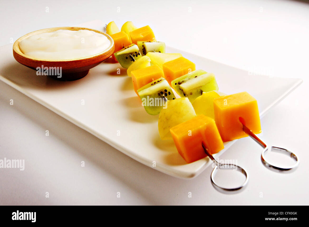 FRUIT KEBABS FOR KIDS(Mike Lucia/Tri-Valley Herald Stock Photo - Alamy