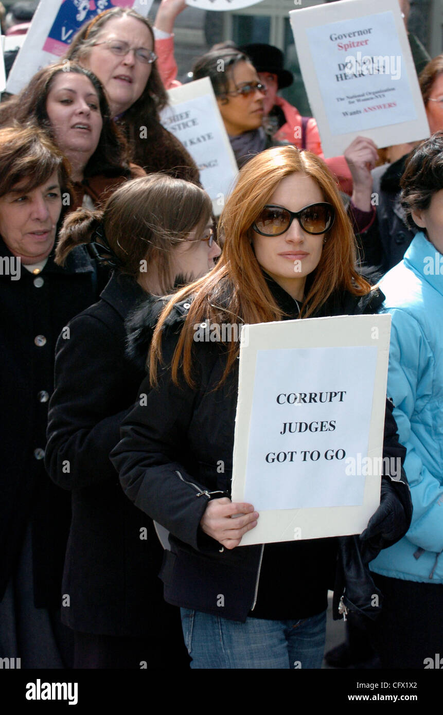 National organization of women rally hi-res stock photography and ...