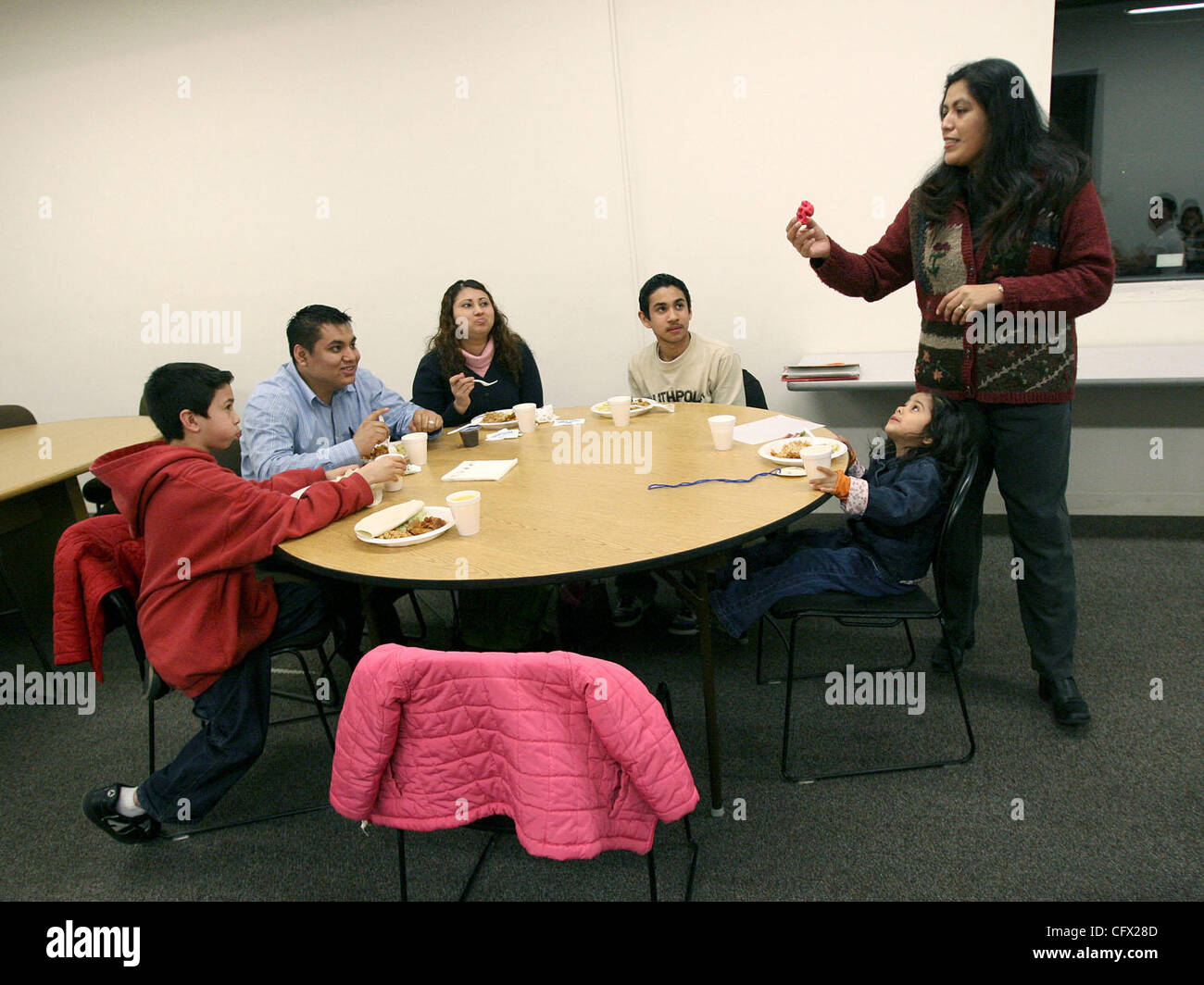 Elizabeth flores hi-res stock photography and images - Alamy