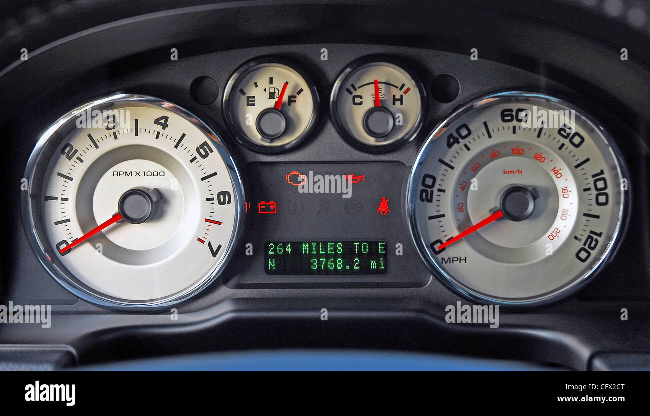 Instrument Cluster 2007 Ford Edge SEL AWD Stock Photo - Alamy