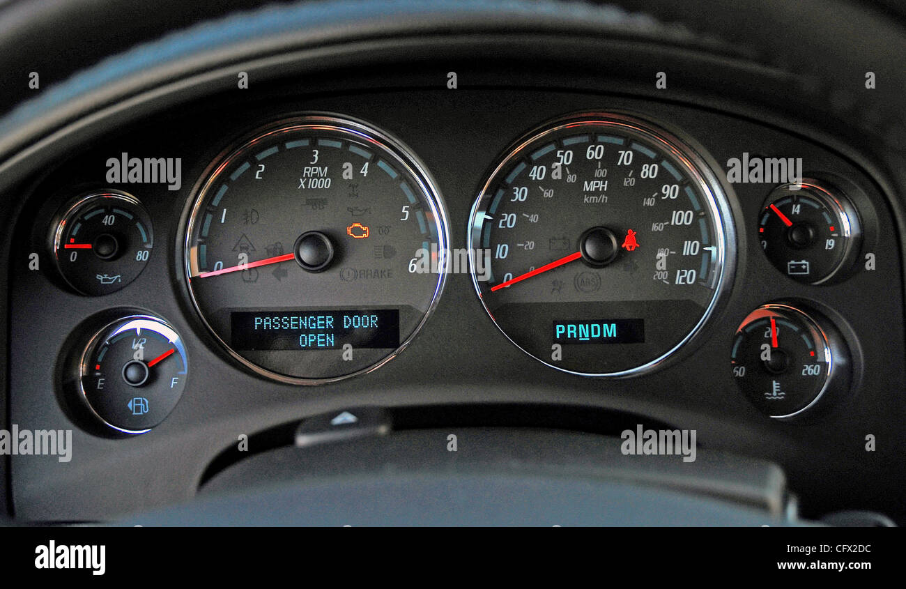 Instrument Cluster 2007 GMC Yukon Denali XL Stock Photo - Alamy