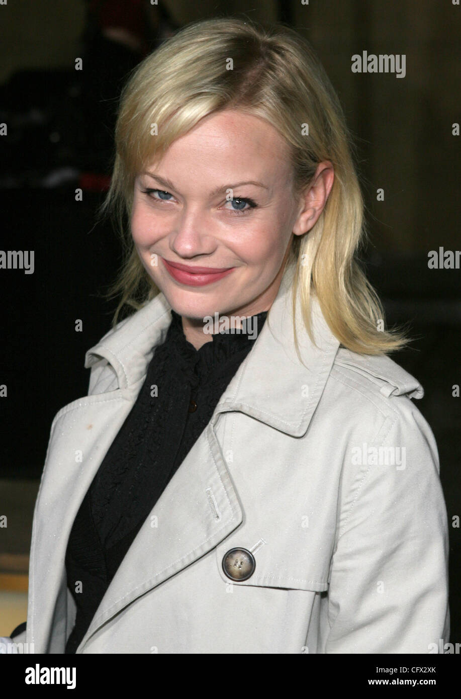 Mar 20, 2007 - Hollywood, CA, USA - Actress SAMANTHA MATHIS arrives at ...