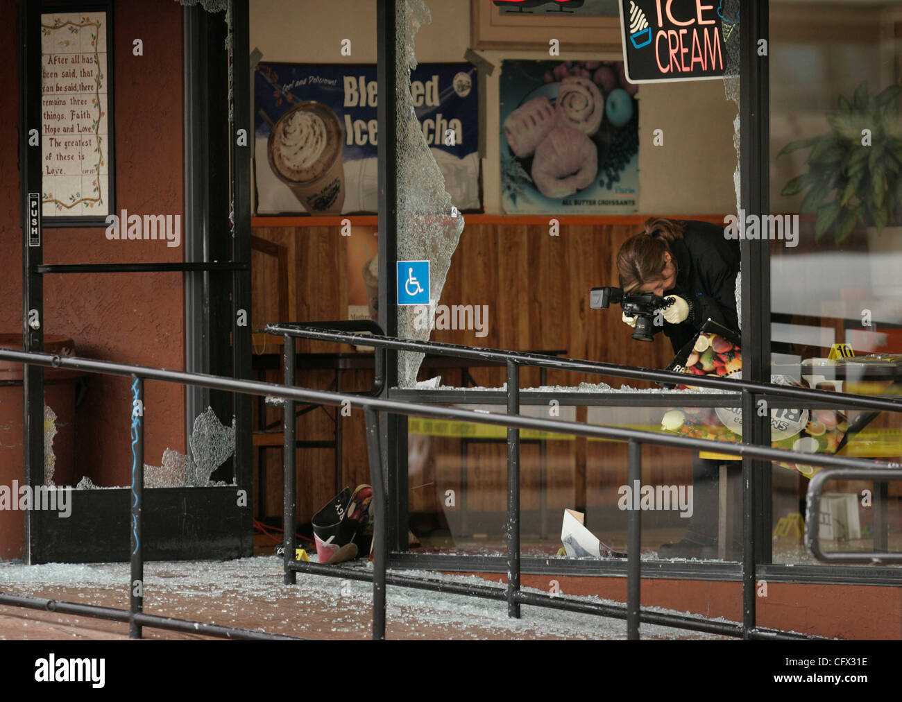 Crime scene photographer hi-res stock photography and images - Alamy