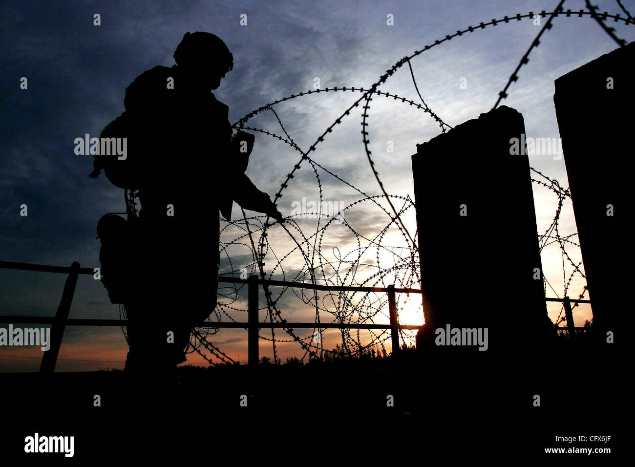 Mar 26, 2007 - Shakarah, Diyala, IRAQ - The sunsets on newly placed ...