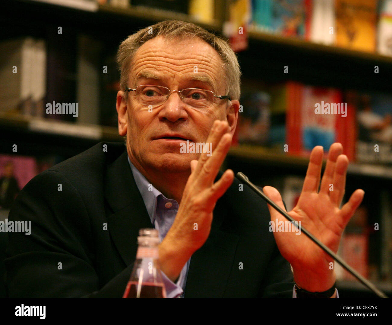Mar 27, 2007 - New York, NY, USA - British author JEFFREY ARCHER ...