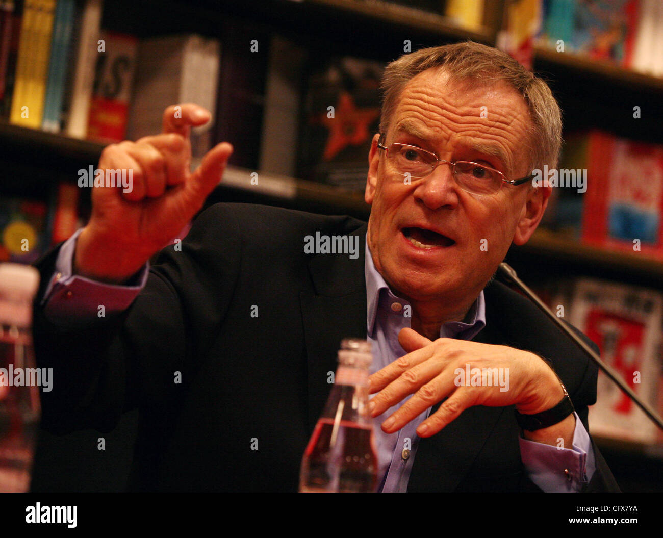 Jeffrey archer book hi-res stock photography and images - Alamy