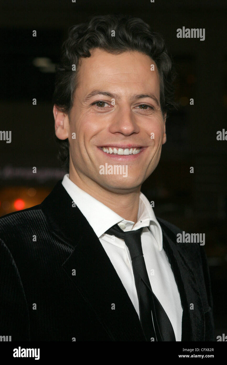 Mar 27, 2007 - Los Angeles, CA, USA - Actor IOAN GRUFFUDD arrives at ...