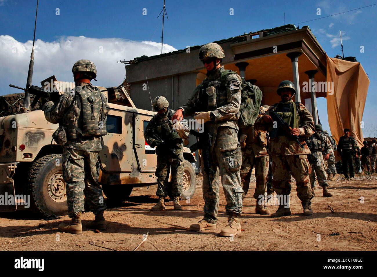 Iraqi army medic hi-res stock photography and images - Alamy