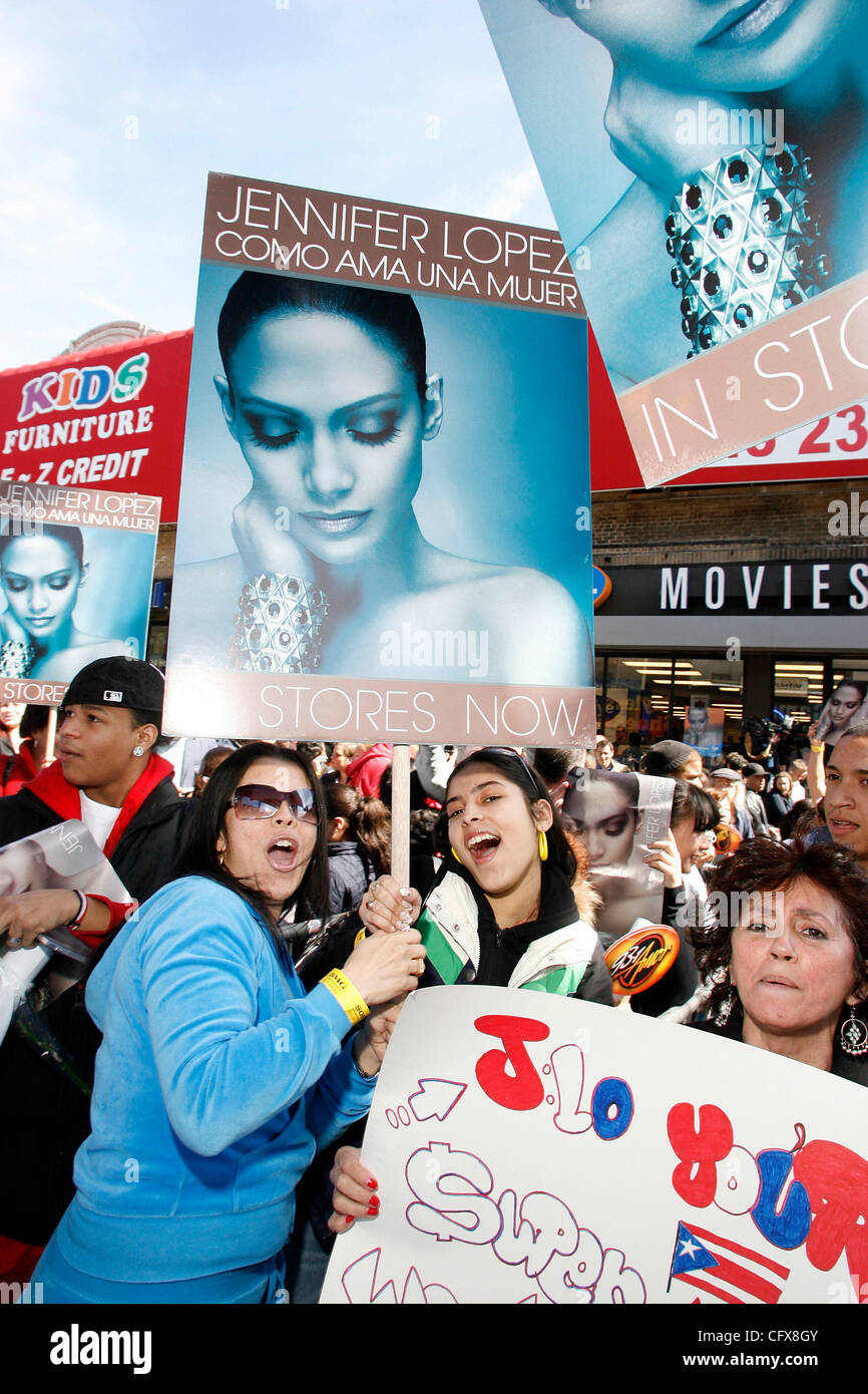 Jennifer lopez fans hi-res stock photography and images - Alamy