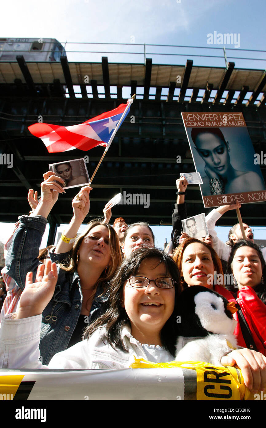 Jennifer lopez fans hi-res stock photography and images - Alamy