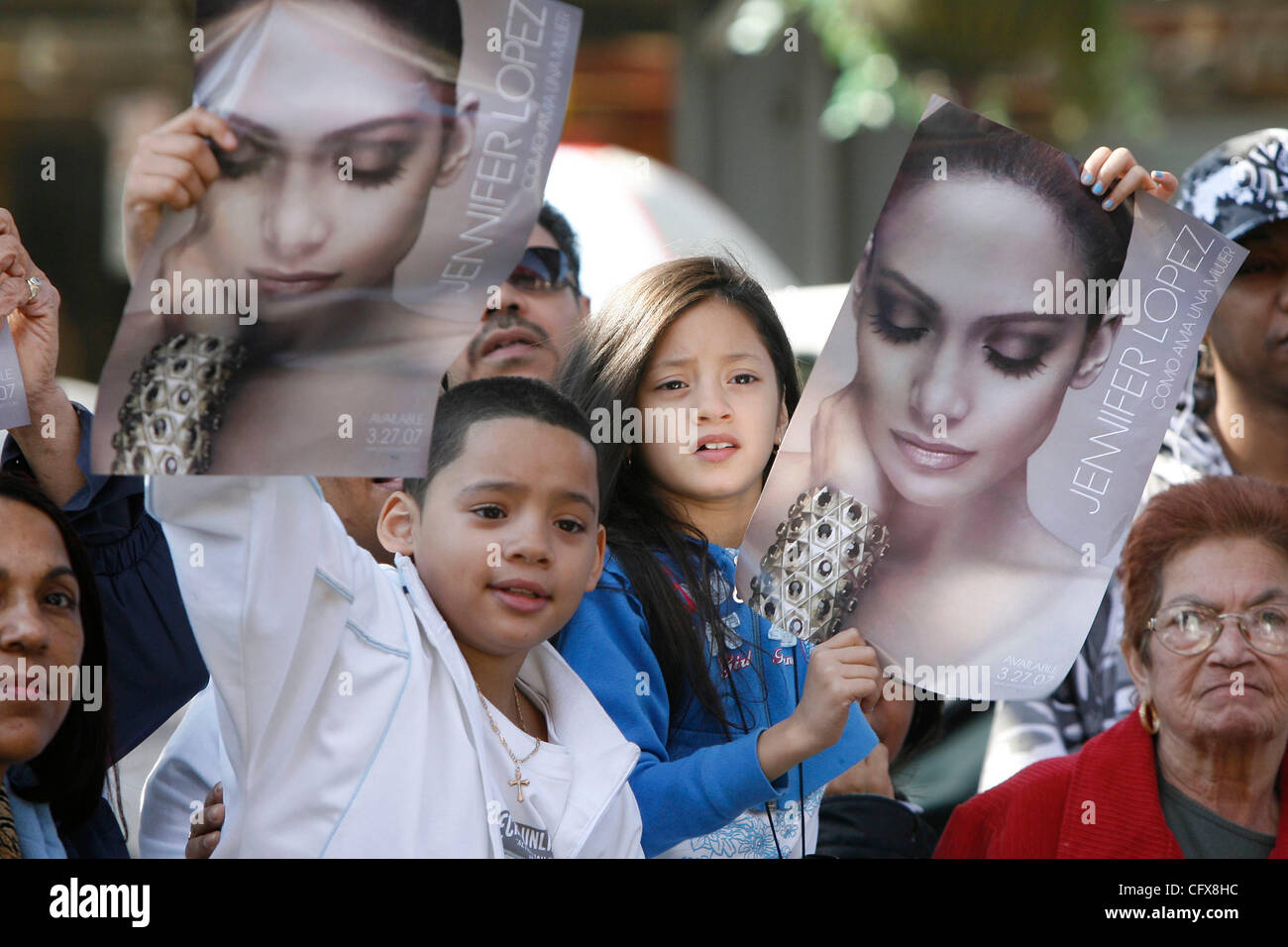 Jennifer lopez fans hi-res stock photography and images - Alamy