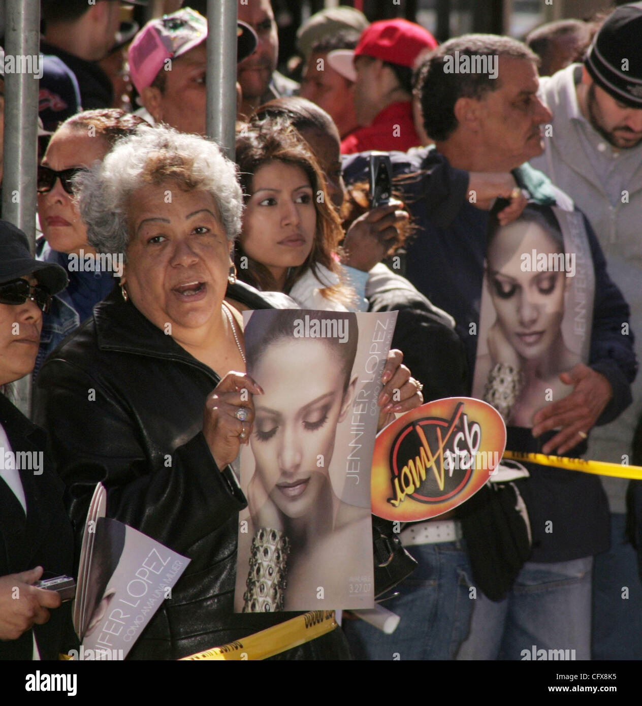 Jennifer lopez fans hi-res stock photography and images - Alamy