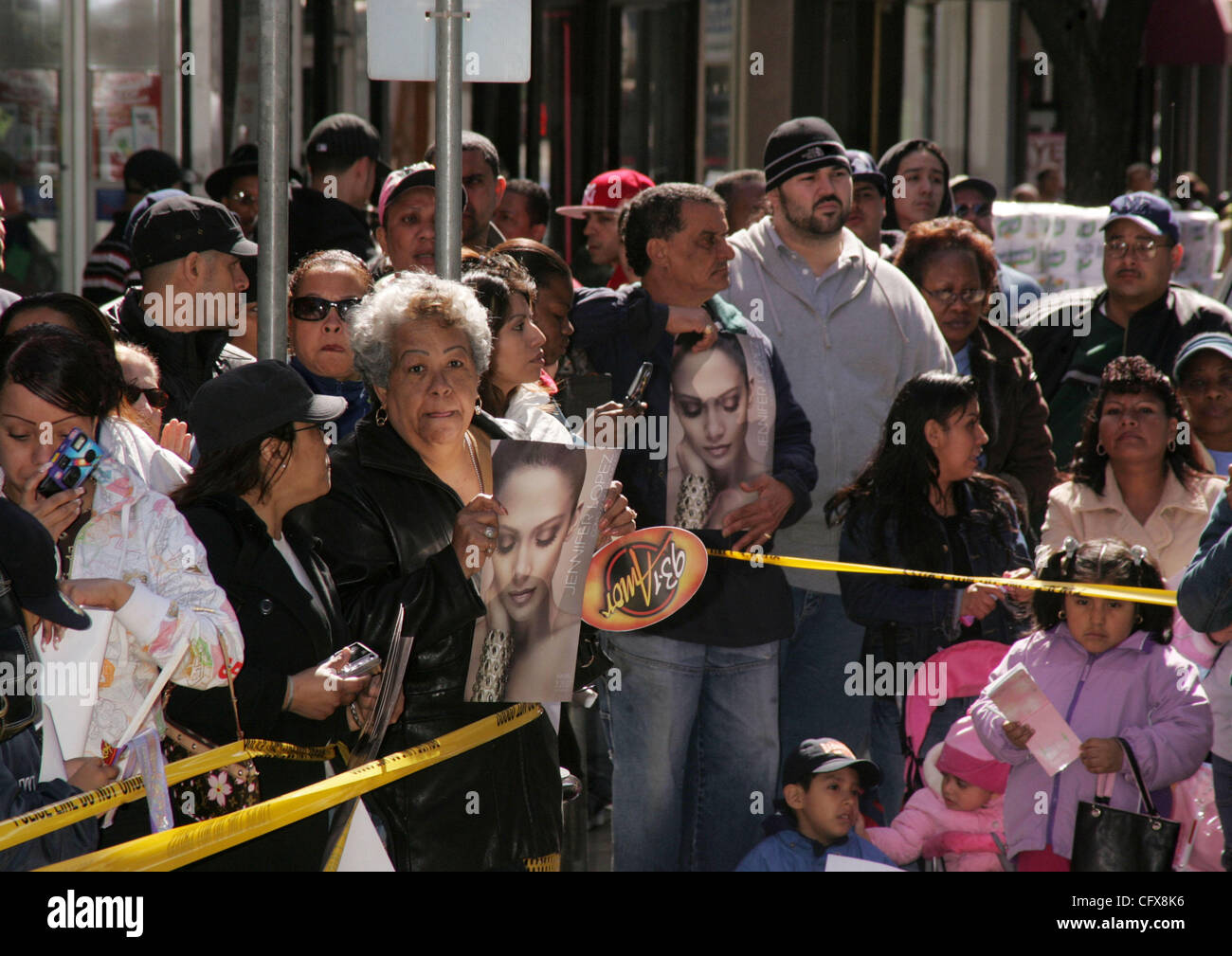 Jennifer lopez fans hi-res stock photography and images - Alamy