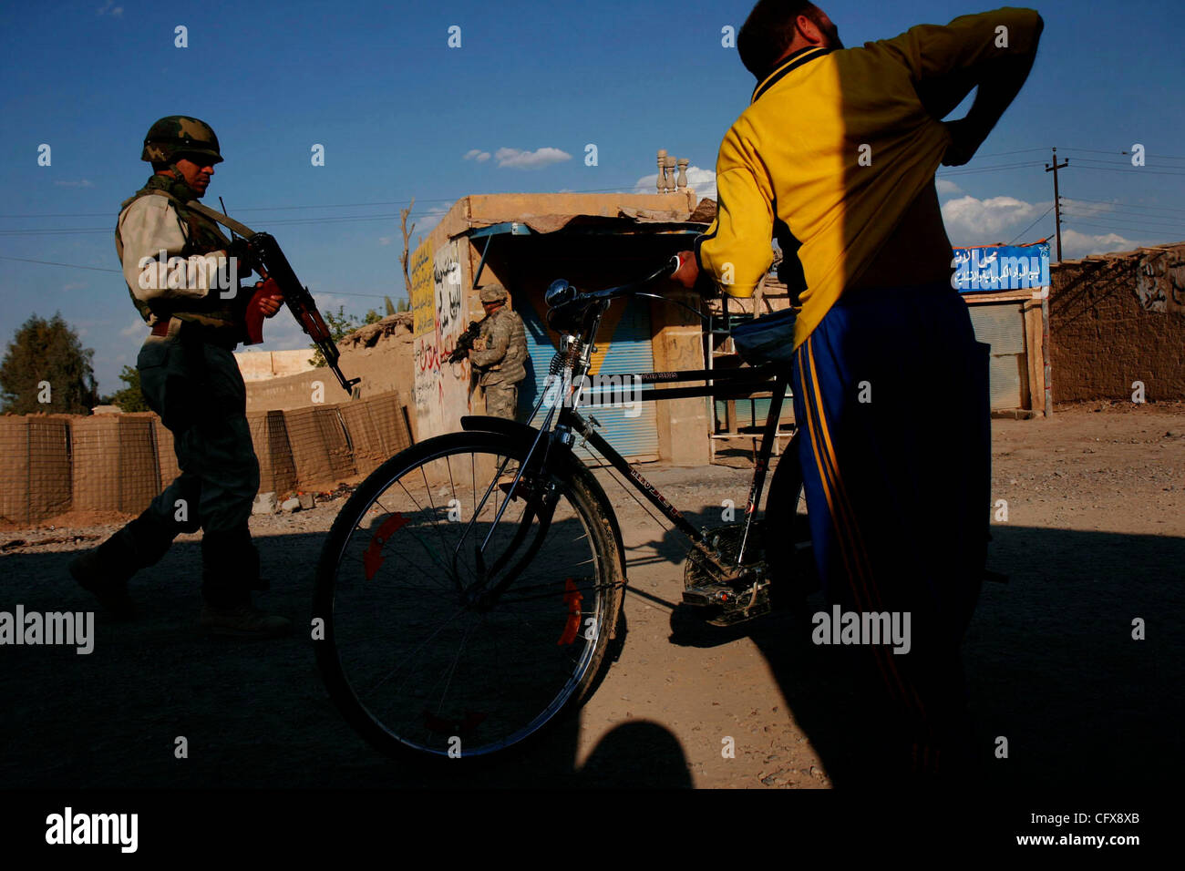 Mar 29, 2007 - Shakarah, Diyala, IRAQ - Iraqi Army Capt. Munda watches ...
