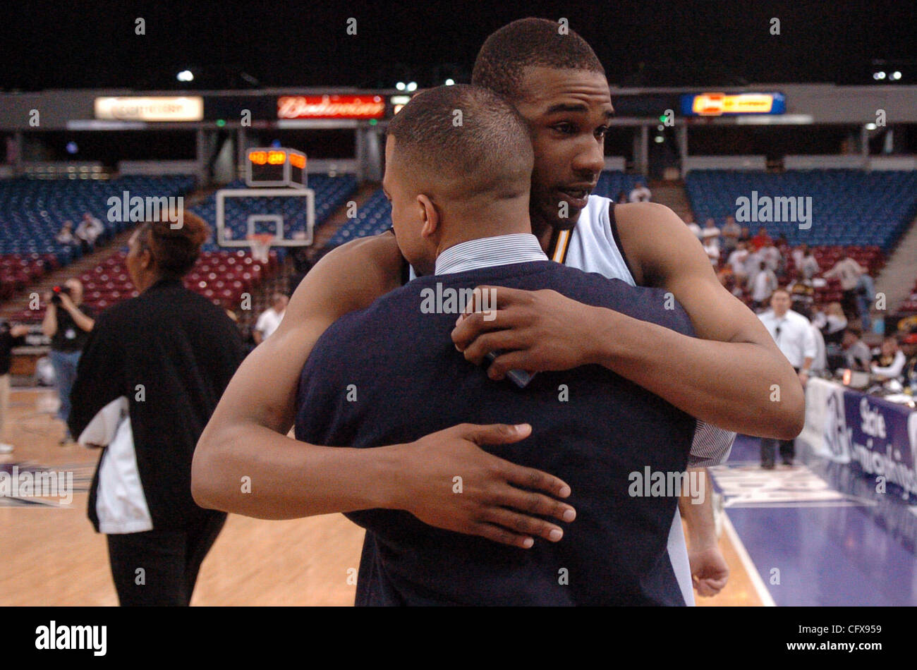 Bishop O'Dowd's assistant coach Lou Richie hugs Brandon Walker after ...