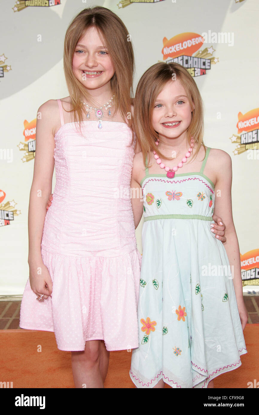 Elle Fanning And Dakota Fanning High Resolution Stock Photography and ...