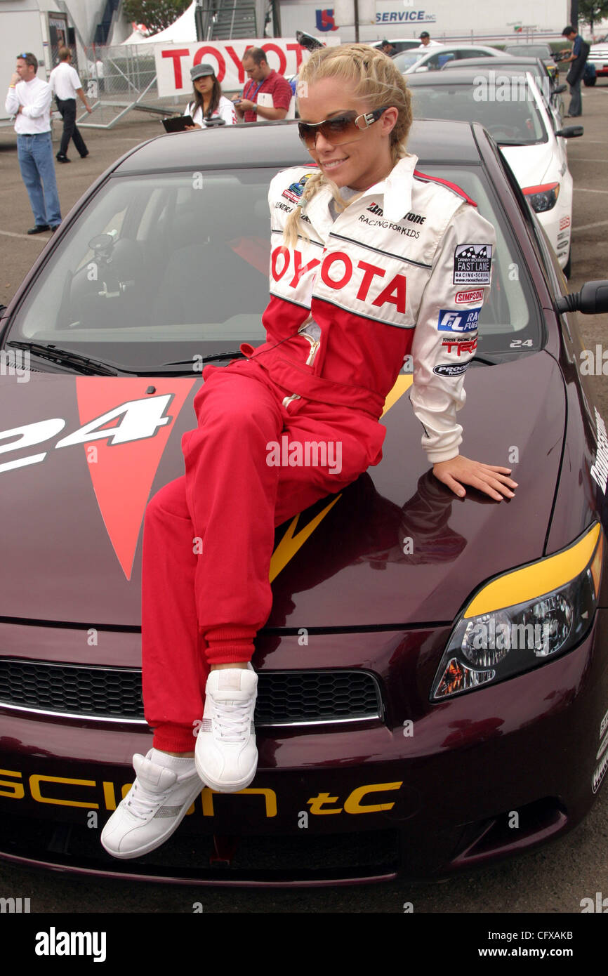 Apr 03, 2007; Long Beach, CA, USA; Race contestant Kendra Wilkinson ...