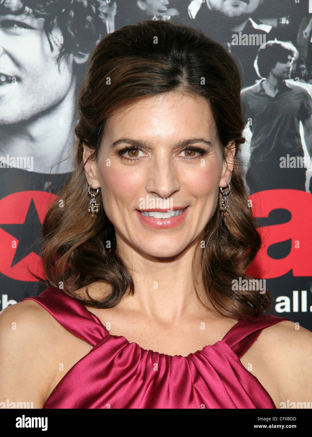 Apr 05, 2007 - Hollywood, CA, USA - PERREY REEVES arriving at the ...