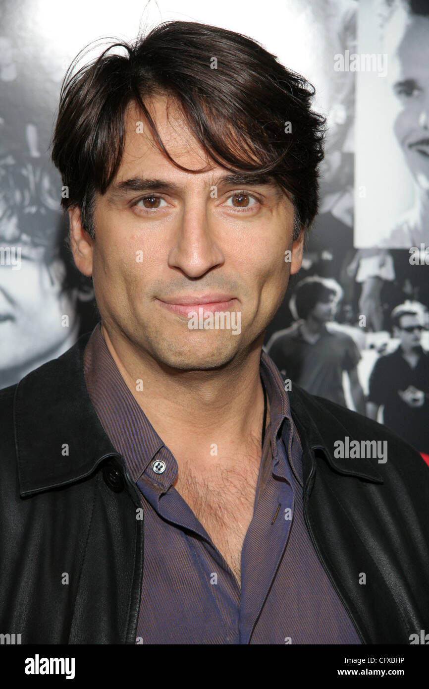 Apr 05, 2007 - Hollywood, CA, USA - VINCENT SPANO arriving at the ...