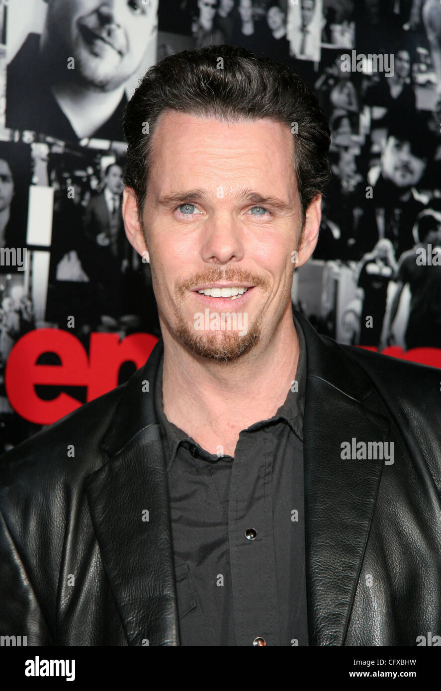 Apr 05, 2007 - Hollywood, CA, USA - KEVIN DILLON arriving at the ...
