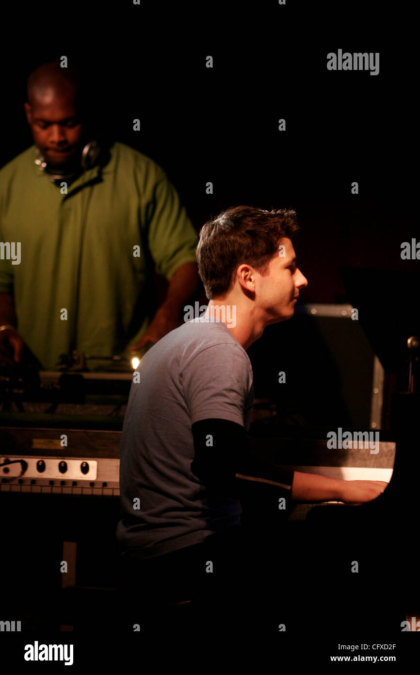 Eldar performing at The Cutting Room on April 10, 2007 DJ Logic on left ...
