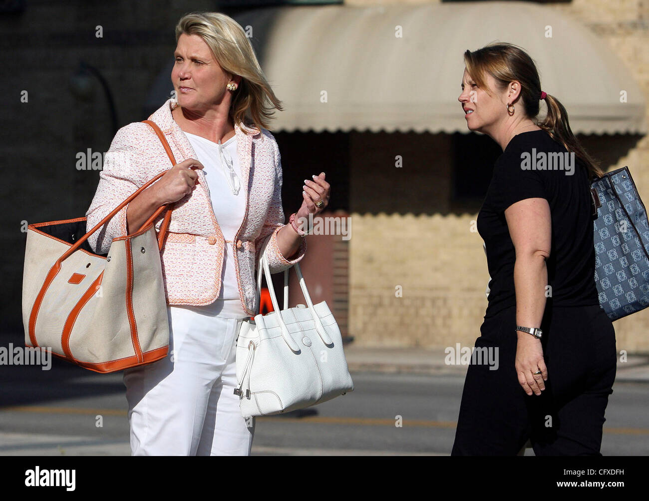 METRO Sisters Sarah Johnson Pitt (left) and Cecilia Johnson McMurrey ...