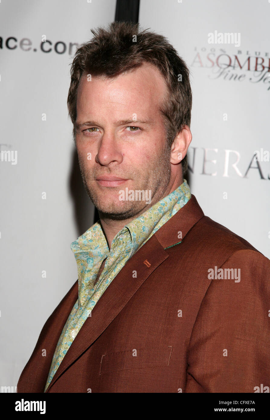 Apr 11, 2007 - Hollywood, CA, USA - THOMAS JANE arriving at the film ...