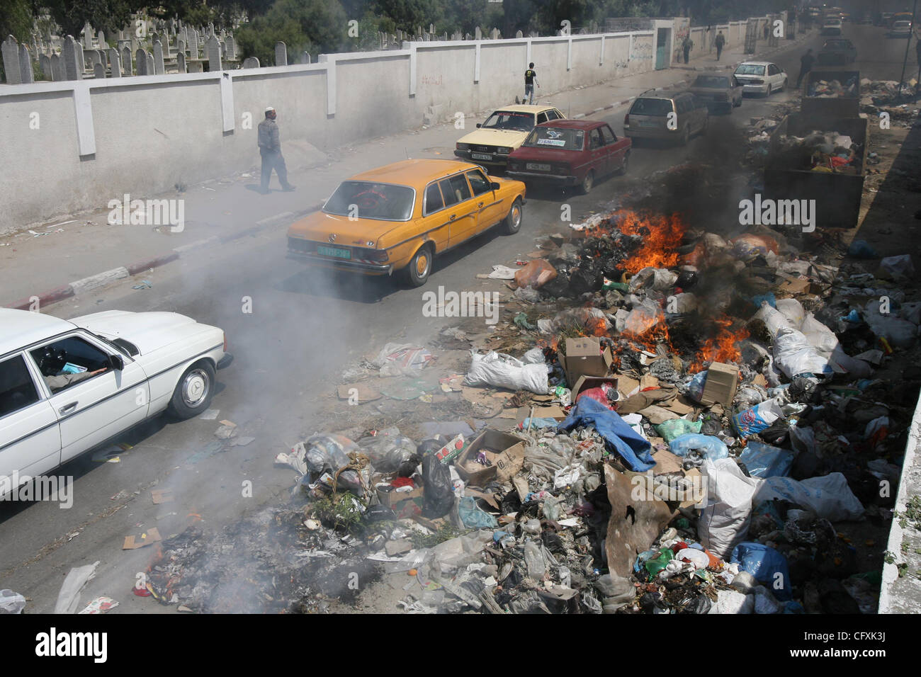 Apr 17, 2007 - Gaza City, Gaza Strip - Garbage is seen piled up in a ...