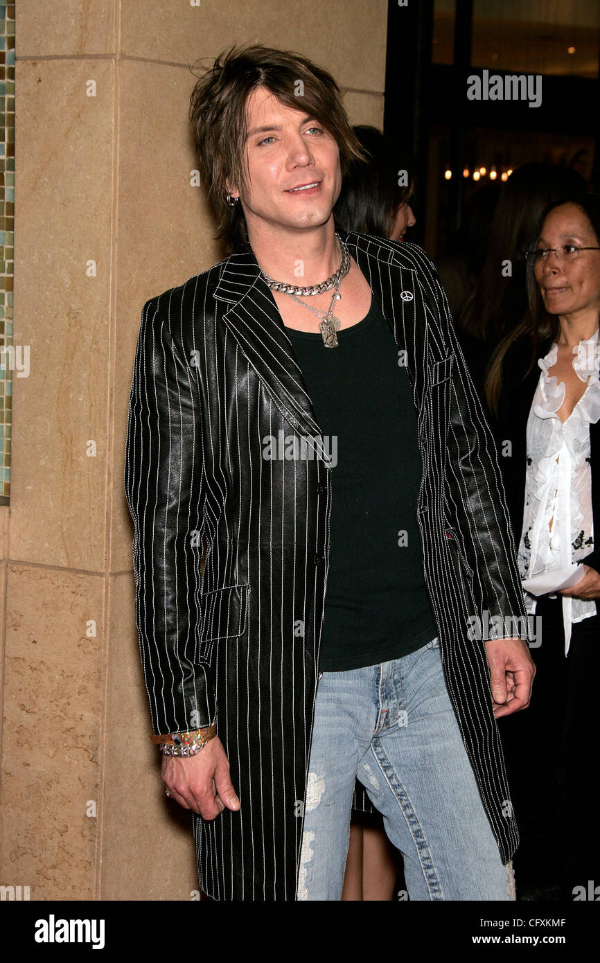 Apr 18, 2007 - Hollywood, California, USA - Singer JOHNNY RZEZNIK of ...