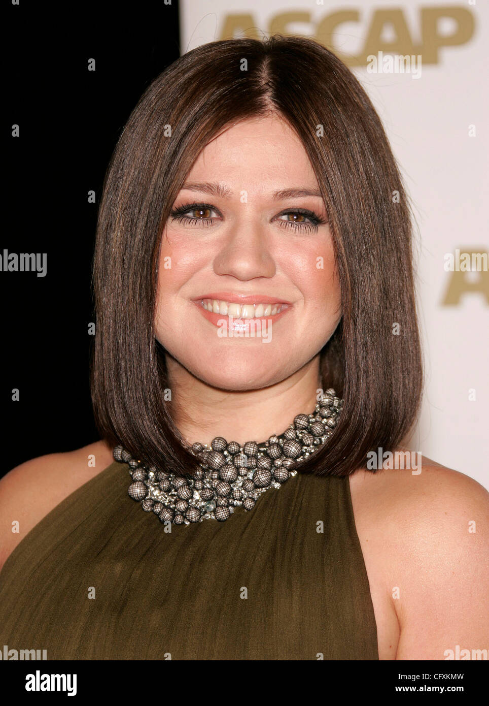 Kelly clarkson headshot hi-res stock photography and images - Alamy
