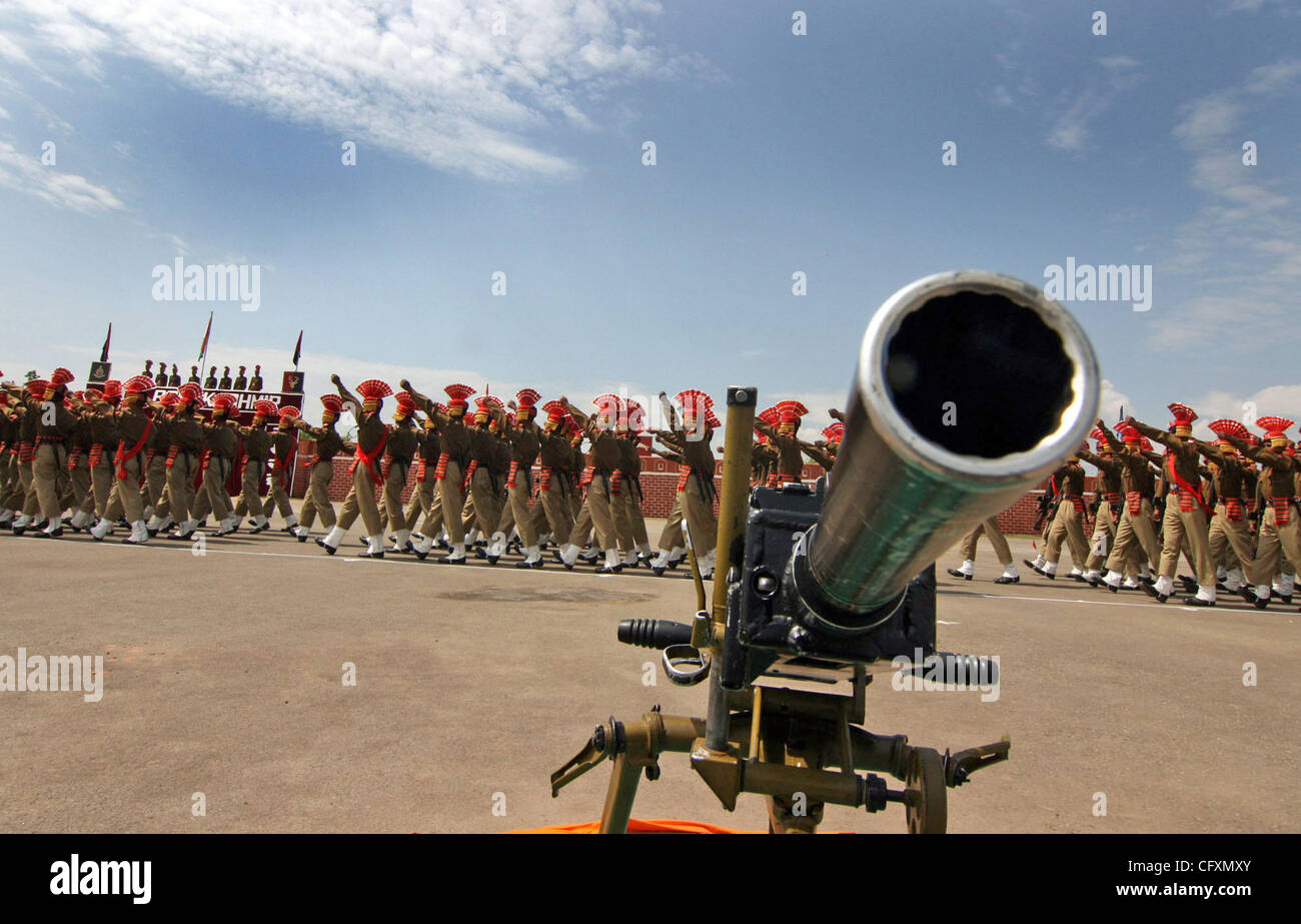 Indian Border Security Force (BSF) soldiers perform during their ...