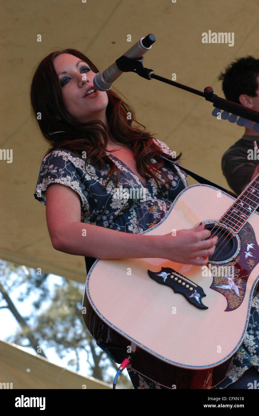 Michelle Branch and Jessica Harp; The Wreckers bring their "Stand Still ...